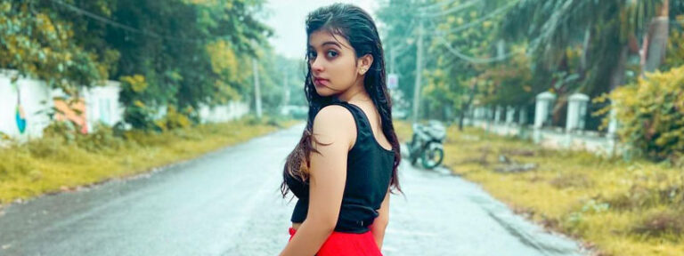 Riya Pandey Biography, age, height, boyfriend, family, income, net worth..