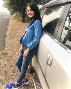 Krati Saini Biography, Age, Height, Boyfriend, Income, Net Worth, Family.